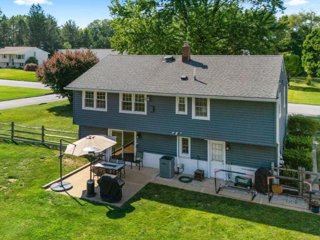 1435 Hunters Lane