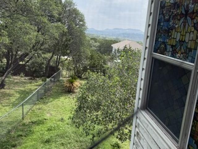1435 Hillcrest