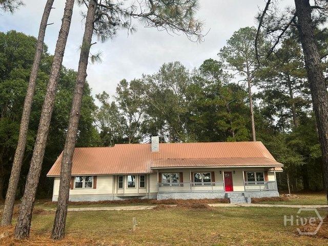 1435 Lake Dr E, Screven, GA 31560