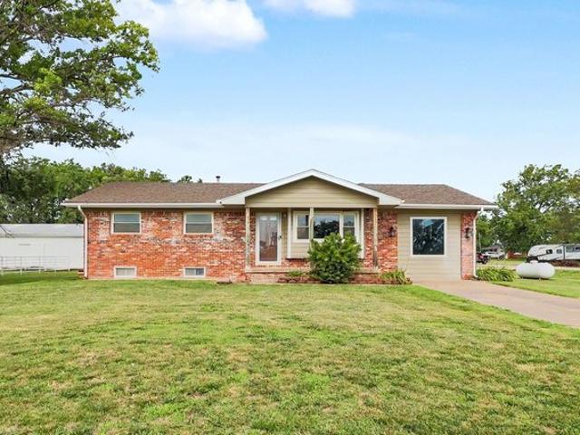 1435 S Rock Rd, Derby, KS 67037