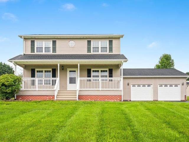 1435 West View Dr, Christiansburg, VA 24073