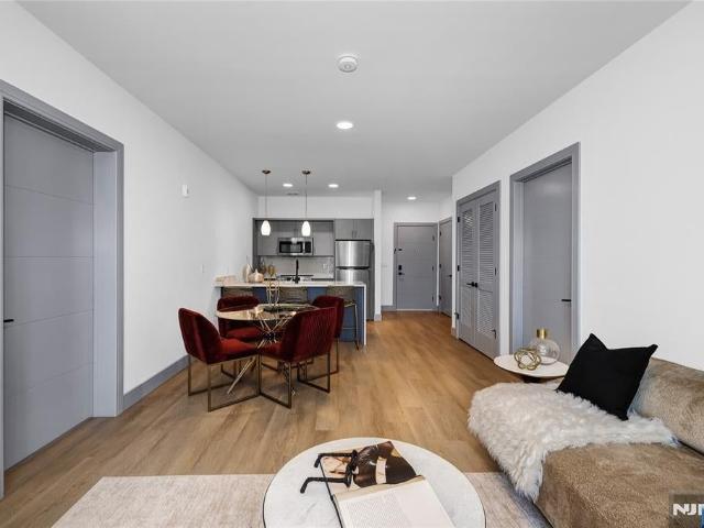 1435 10th Street 408, Fort Lee, US, NJ