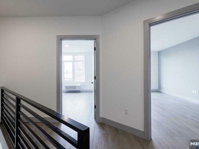 1435 10th Street 412, Fort Lee, US, NJ