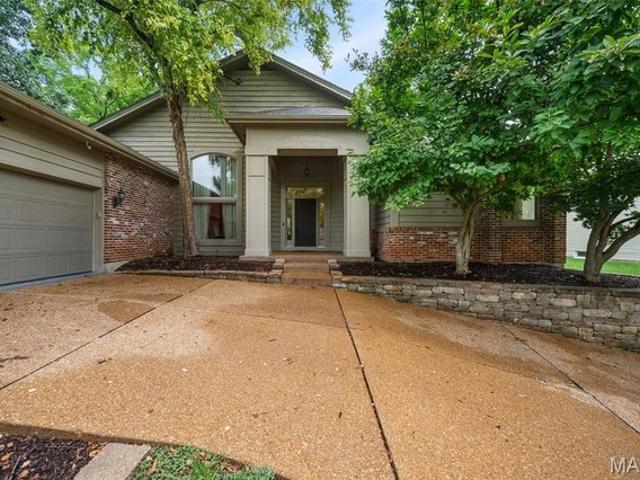 14360 Cedar Springs Dr, Town and Country, MO 63017