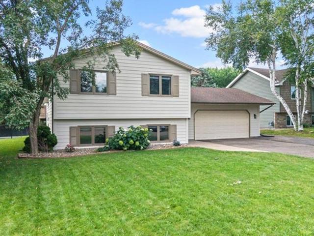 14366 Europa Ave, Apple Valley, MN 55124