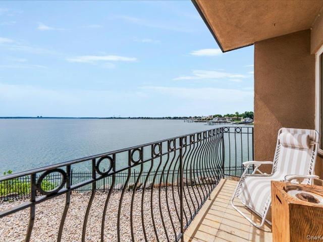1436 Outlook Avenue 2