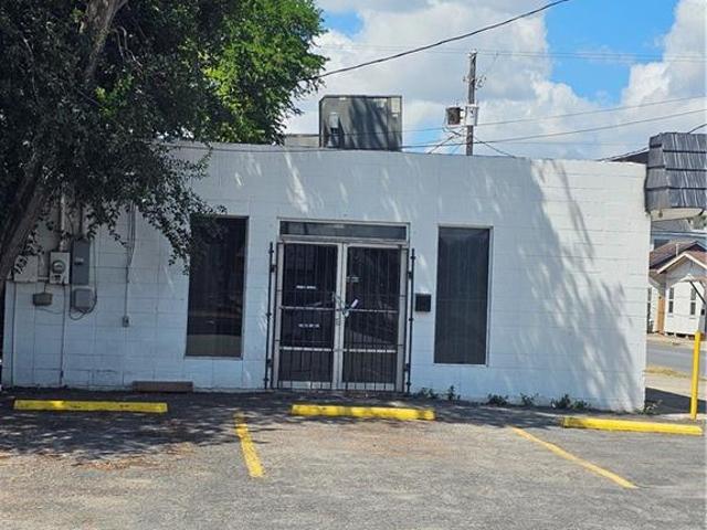 1436 E 13th Street