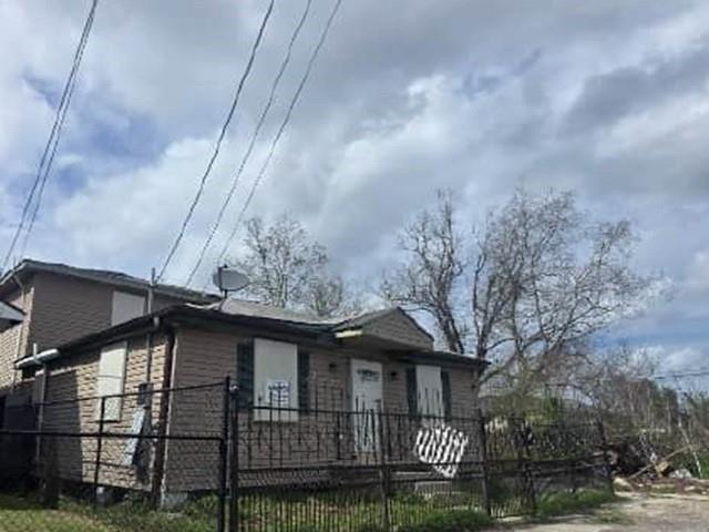 1436 Strand Ct, New Orleans, LA 70117
