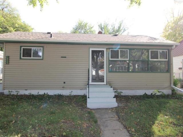 1436 5th Ave S, Fargo, ND 58103