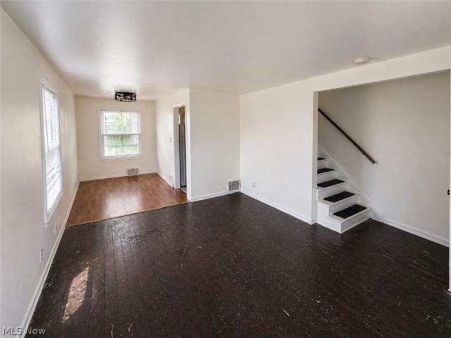 1437 E 252nd Street