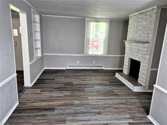 1437 Fentress RD
