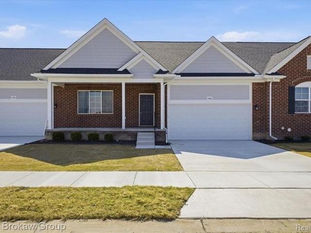 1437 Lincoln St, Lapeer, MI 48446