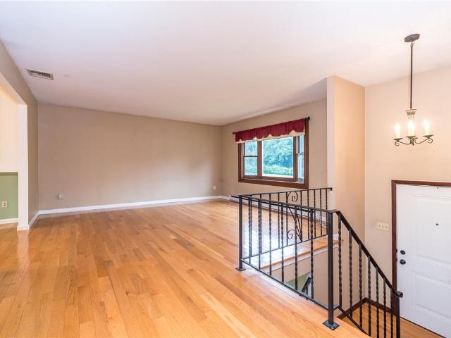 1437 Pearl Street