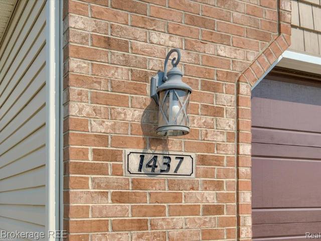 1437 Pondview Drive