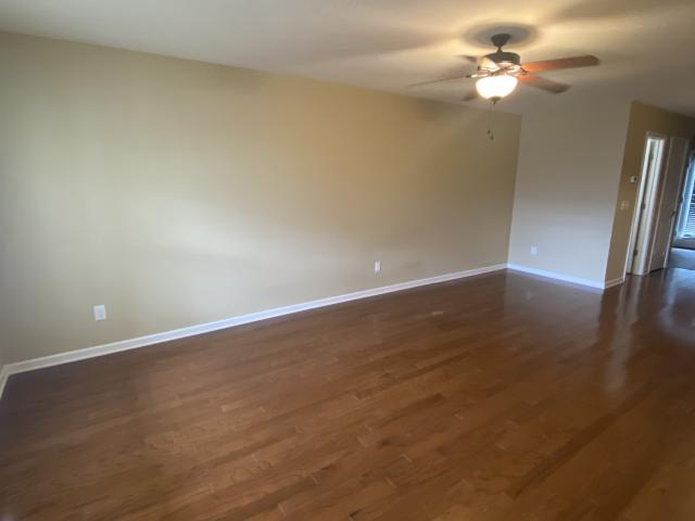 1437 Riverbrook Dr