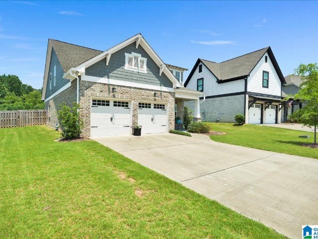 1437 Woodridge Place