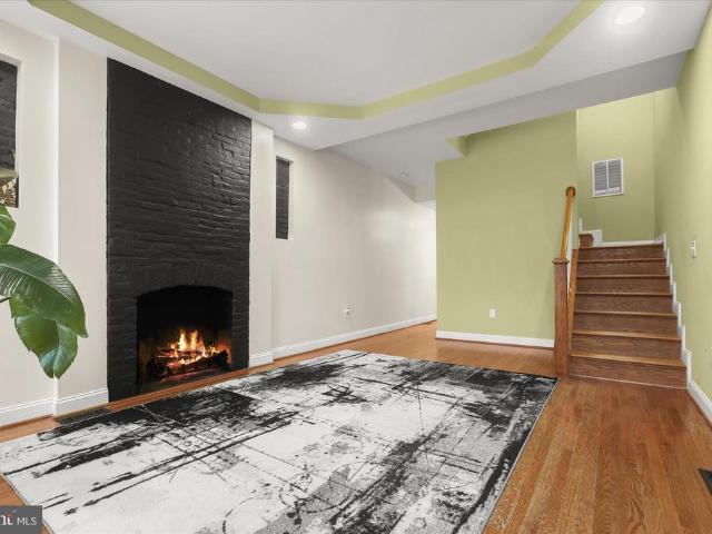 1438 N Bond Street