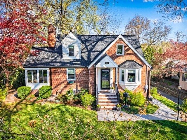 1438 Dunn Pkwy, Mountainside, NJ 07092