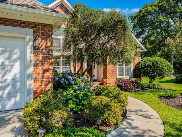 1438 Highland Ct