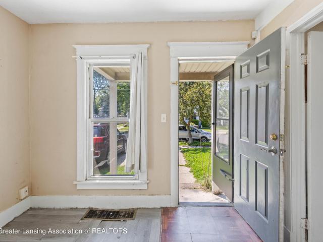1438 Roosevelt Avenue