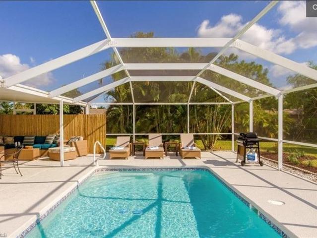 1438 Windsor Ct, Cape Coral, FL 33904