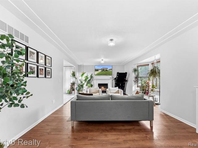 14392 Canterbury Lane