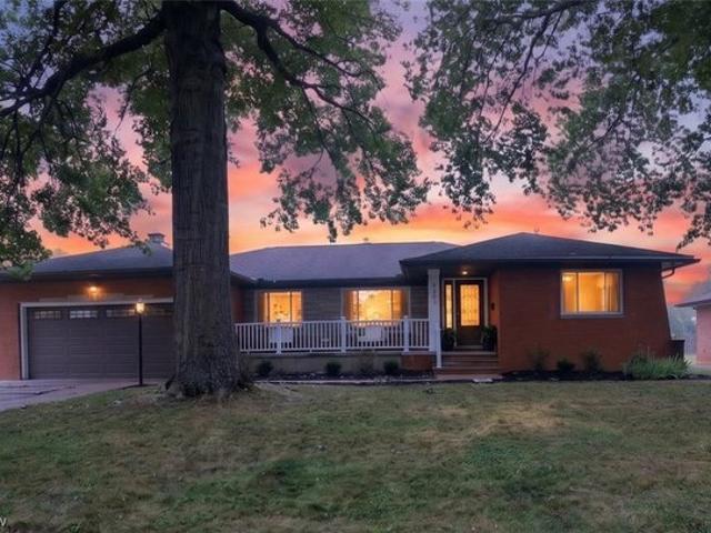 14395 Robert Dr, Middleburg Heights, OH 44130
