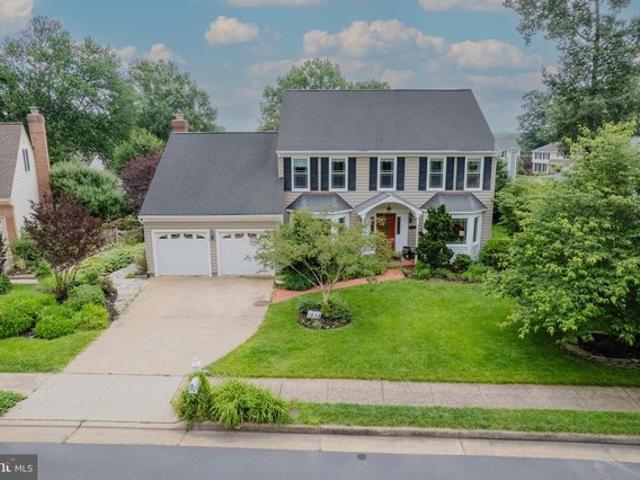 1439 Millikens Bend Rd, Herndon, VA 20170