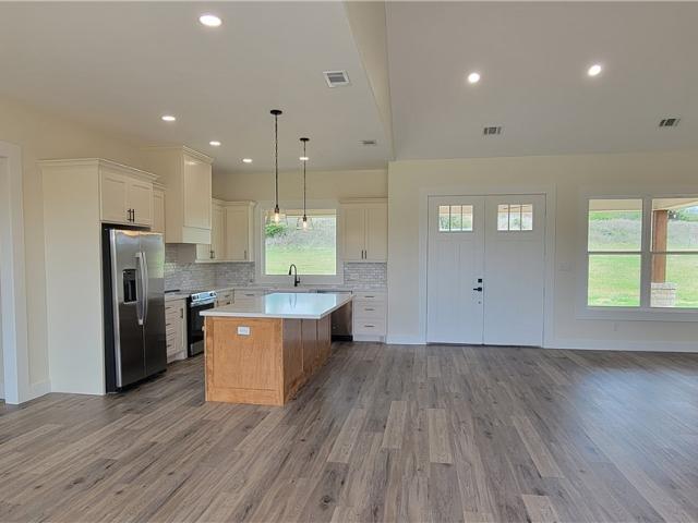 1439 Lone Star Lane