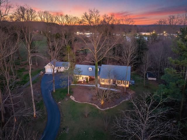 1439 Thomas Cir