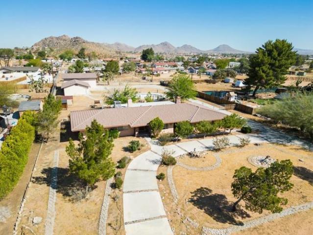 14300 Flathead Rd, Apple Valley, CA 92307