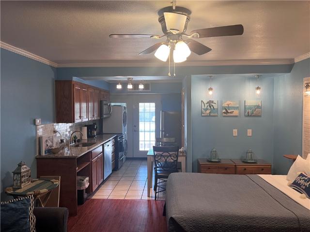 14300 S Padre Island 105