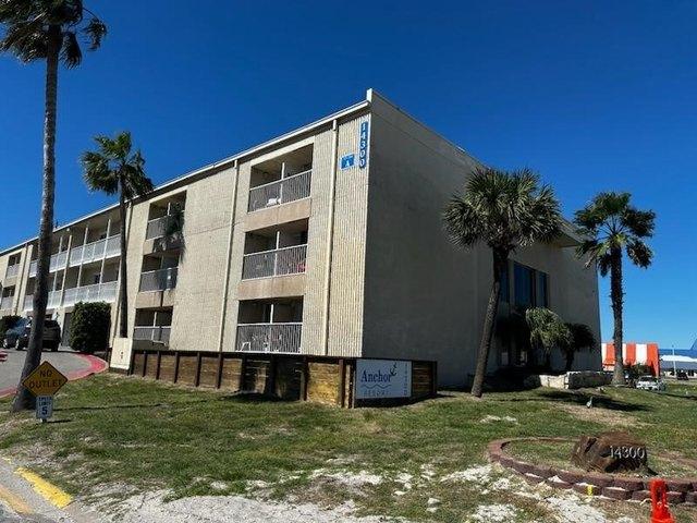14300 S Padre Island Dr Apt 197, Corpus Christi, TX 78418