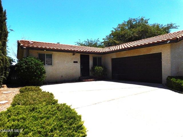 14306 Dover Dr, Mojave, CA 93501