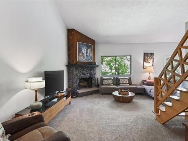 14308 Fairway Dr, Eden Prairie, MN 55344
