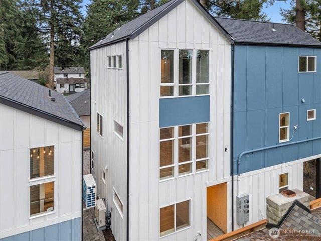 14308 Roslyn Pl N Unit B, Seattle, WA 98133