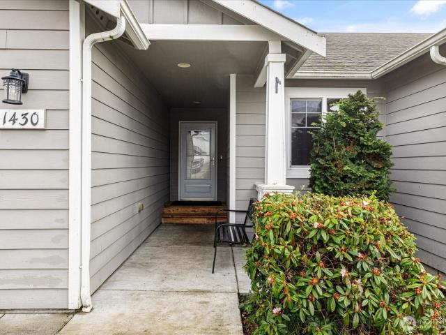 1430 NW Camellia Loop