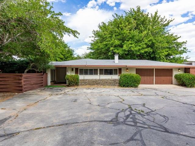 1430 N Indian Wells St, Ridgecrest, CA 93555