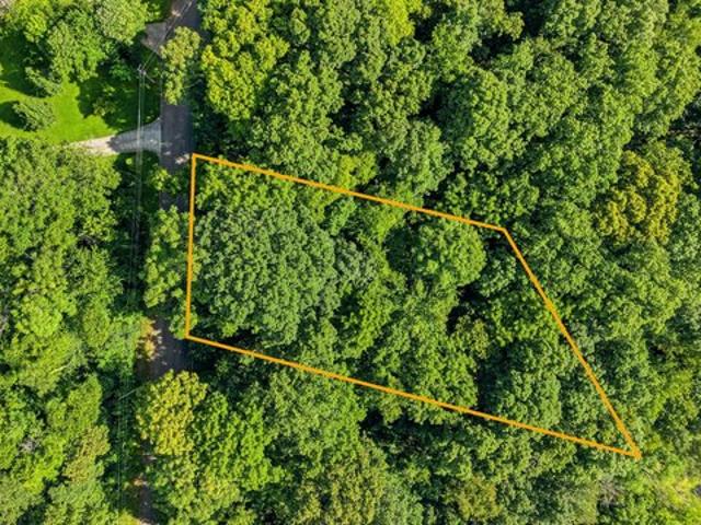 1430 Gold Crest Dr, Hixson, TN 37343