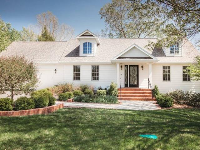 1430 Timberlane Dr, Sabetha, KS 66534