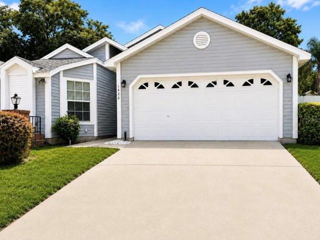 1430 Walden Oaks Pl, Plant City, FL 33563
