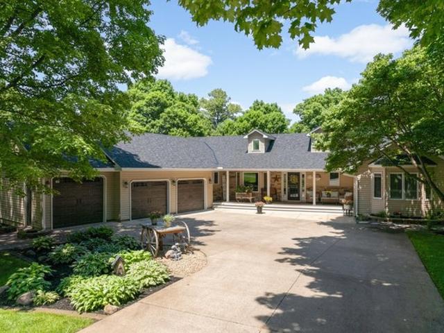 14310 River Crest Dr, Rogers, MN 55374