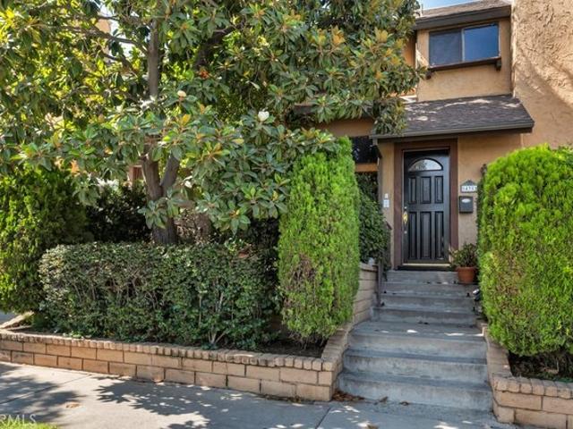 14311 Hartsook St, Sherman Oaks, CA 91423