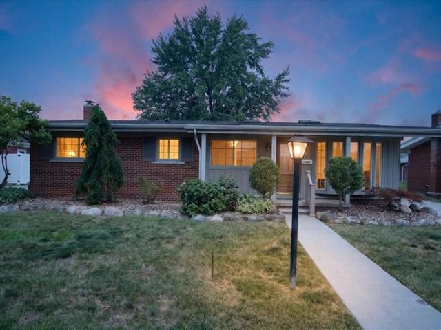 14318 Huntington St, Riverview, MI 48193