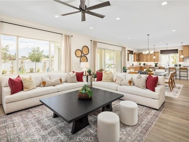 1431 Moore St, Redlands, CA 92374