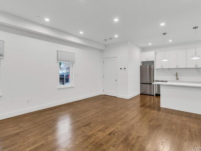 1431 Old Northern Boulevard 2
