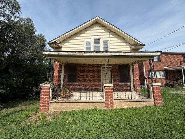 1431 Burrell St NW, Roanoke, VA 24012