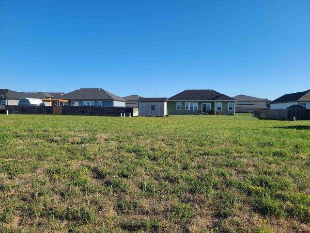 1431 Curtiss Dr, McPherson, KS 67460
