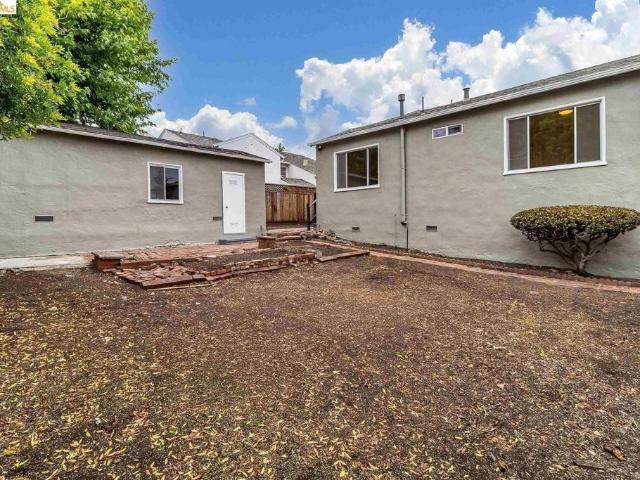1431 Catherine DR