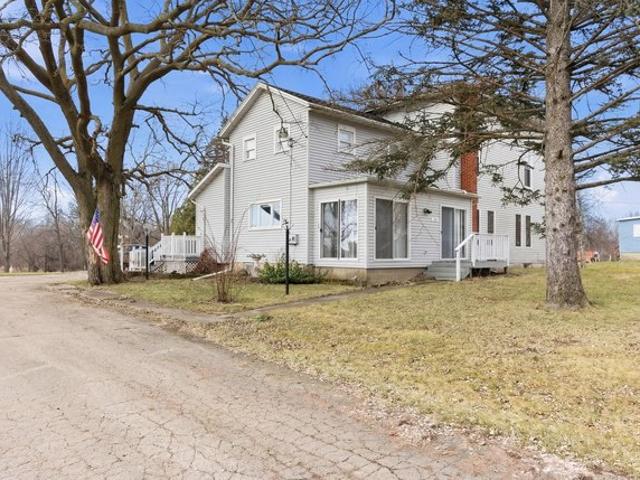 1431 IL Route 75 E, Freeport, IL 61032